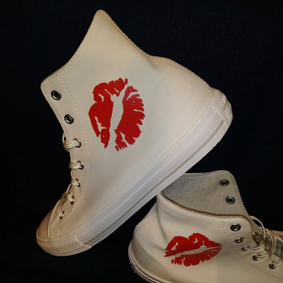 Converse | Shoes | Nwt Converse Chuck Taylor All Star Kiss Red Lips ...
